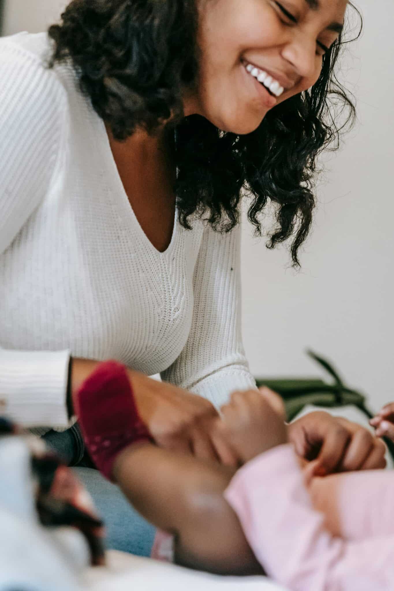 Diaper Changing 101: How to Check and Manage Wet Diapers - NennVersa